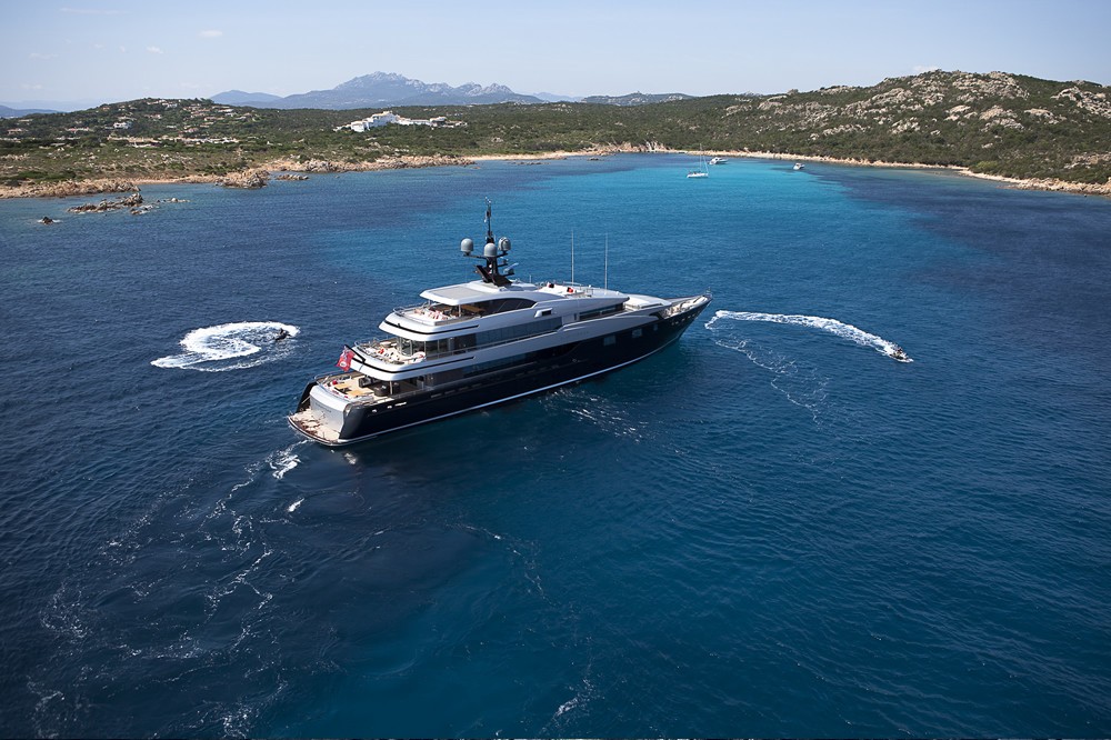 Yacht SLIPSTREAM, CMN Yachts | CHARTERWORLD Luxury Superyacht Charters